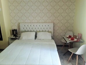 Casa básica, várias camas, para não fumantes | Cortinas blackout, ferros/tábuas de passar roupa, Wi-Fi de cortesia