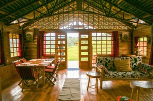 Chalé, 2 quartos | Refeições no quarto