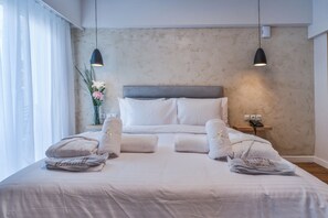 Roupas de cama antialérgicas, frigobar, cofres nos quartos