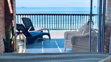 Quarto Duplo Executivo, 1 cama king-size, vista para o oceano | Terraço/pátio interior