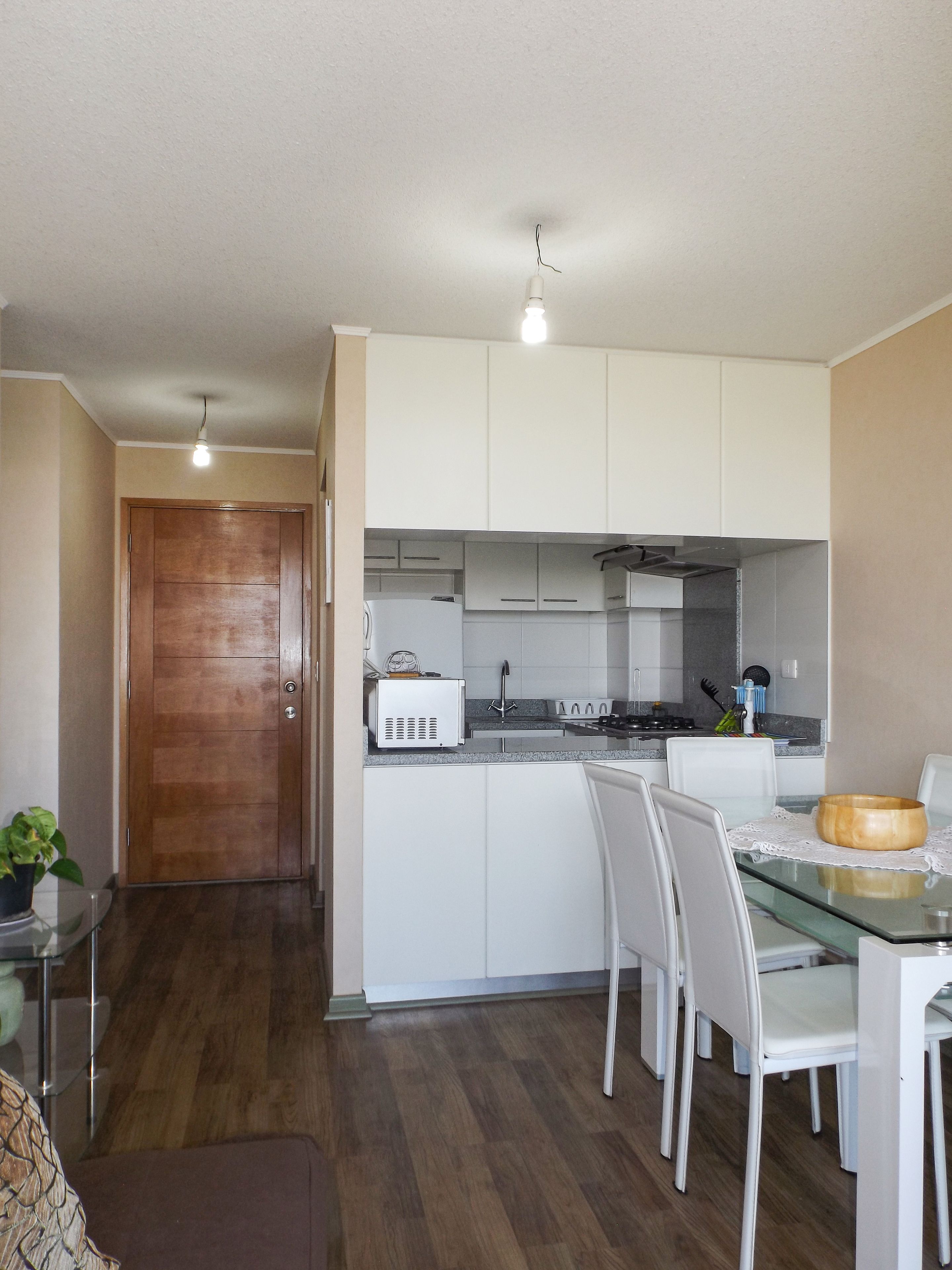 Quarto casal família, 2 quartos, 2 banheiros, vista parcial para o mar | Ferros/tábuas de passar roupa, Wi-Fi de cortesia, roupa de cama