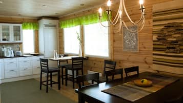 Villa Familiar, vista para a baía | Refeições no quarto