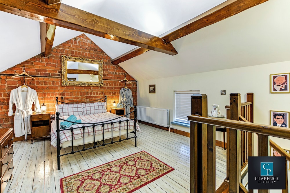 Sorley Boys Snug - Derry