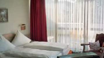 Escrivaninha, Wi-Fi de cortesia, roupa de cama