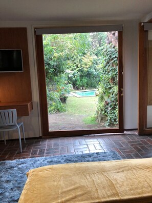 Suíte | Individualmente mobiliados, escrivaninha, ferros/tábuas de passar roupa