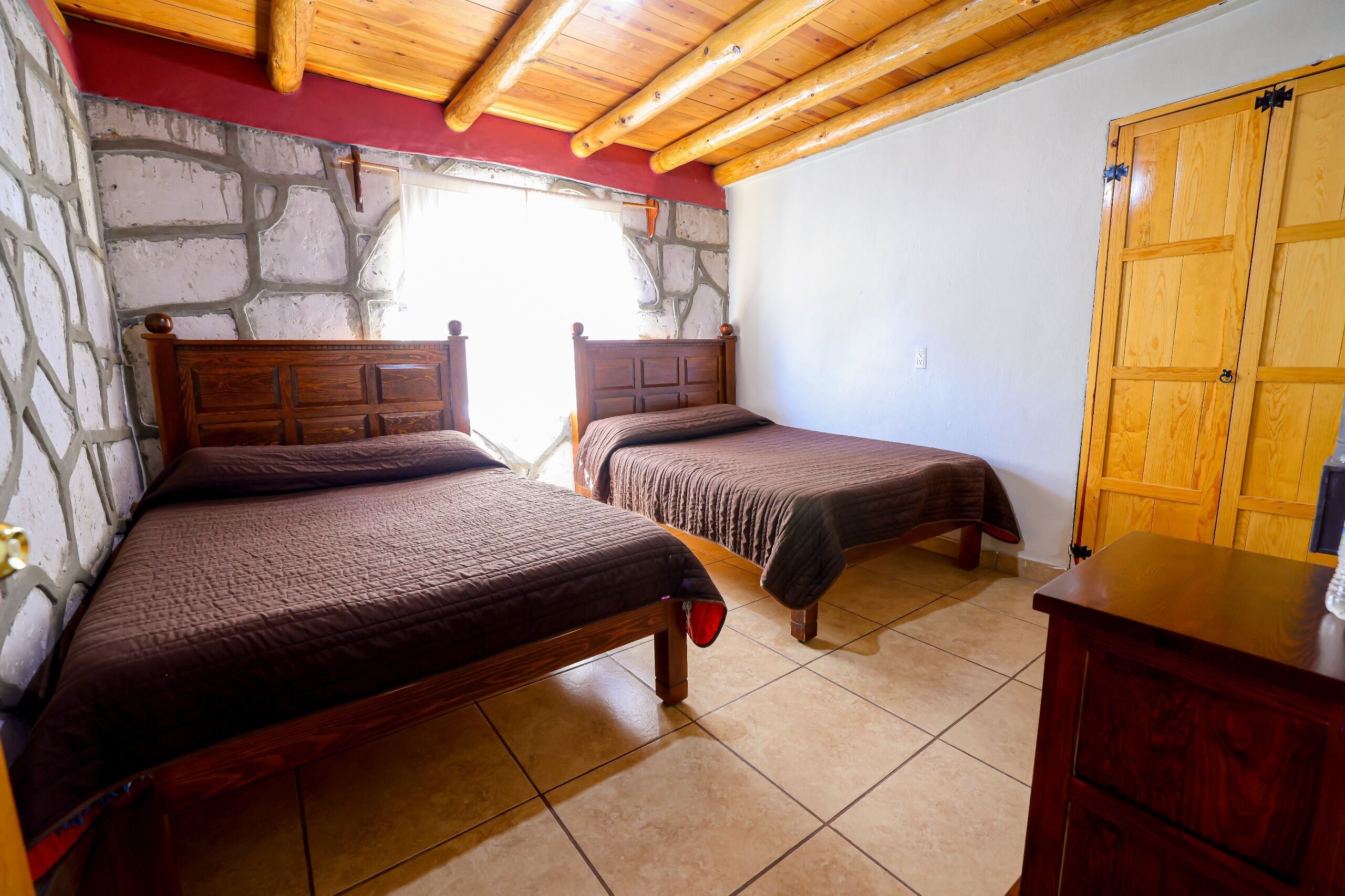 Cabana, 2 quartos, para não fumantes | Wi-Fi de cortesia, roupa de cama