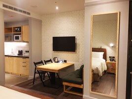 Quarto Duplo Executivo, 1 cama queen-size, não fumadores | Edredões de penas, camas de colchão viscoelástico, minibar