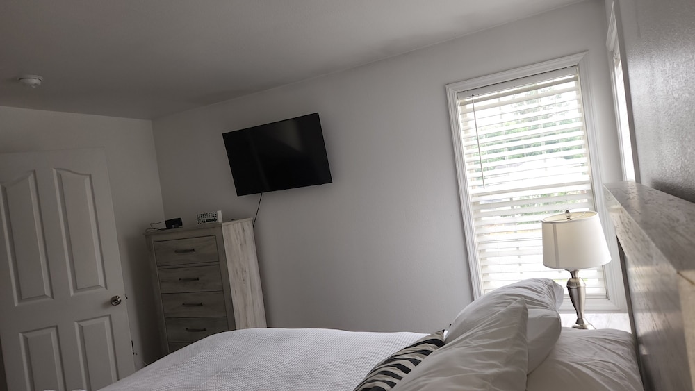 Recientemente Renovada Casa De 3 Hab W / Loft Disponible. - Charlotte, NC
