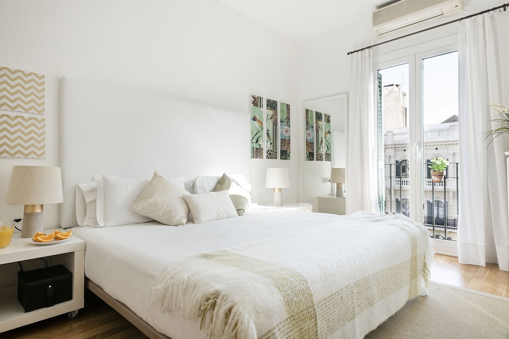 Barcelona|bright Apt At Rambla De Catalunya¦ - Barcelona