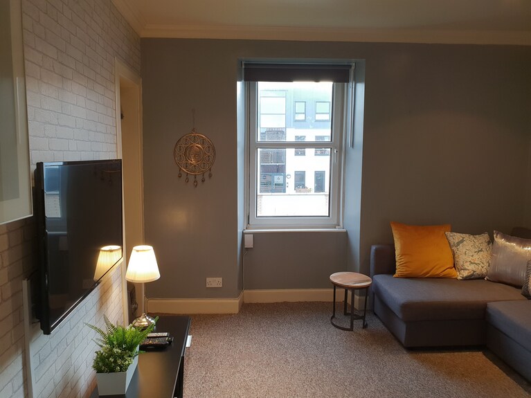 Modern Broughton Apartment - Walk To City Centre & St James Quarter - Leith