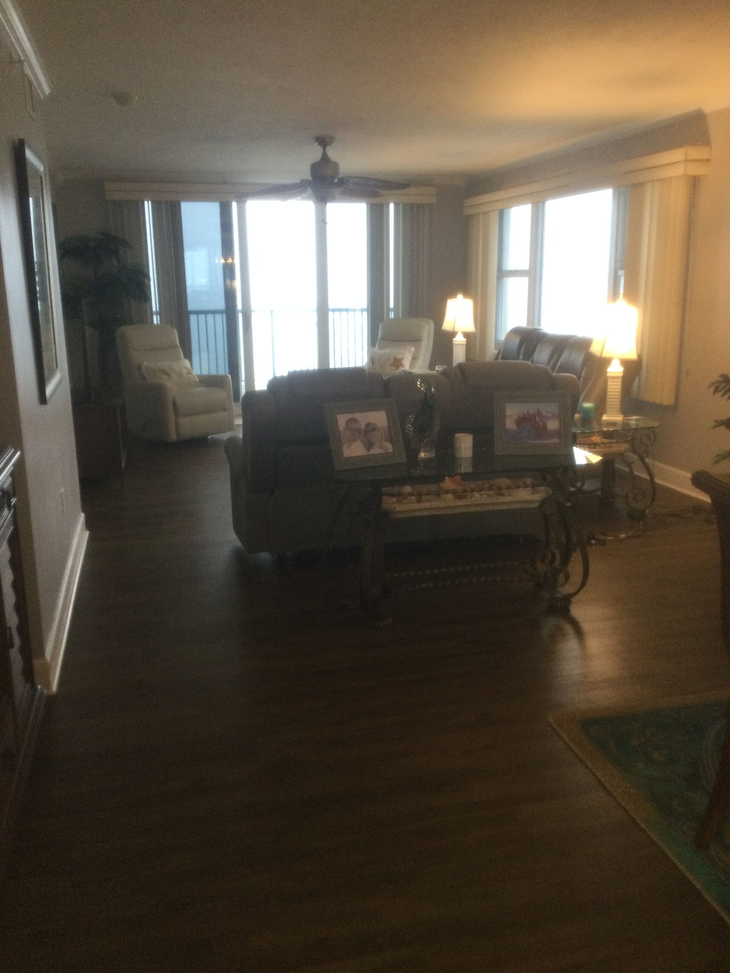 Beautiful Daytona Ocean-front Condo-everything You Can Imagine - Daytona Beach Shores, FL