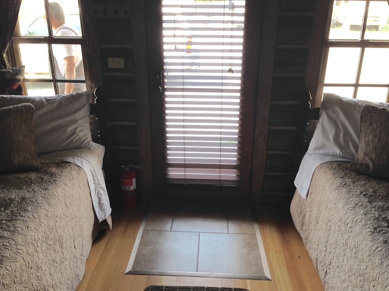 Trapper Cabin - 1 Night Min - No Cleaning Fee - 西黃石