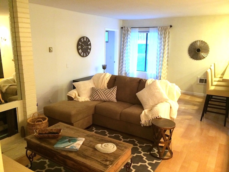 2 Dormitorios 1 Baño Completamente Amueblado Beach Condo En Oxnard, Ca - Oxnard, CA