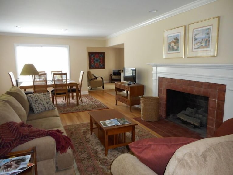 Stay In Downtown! Park The Car And Enjoy Brevard On Foot ! - Brevard, NC