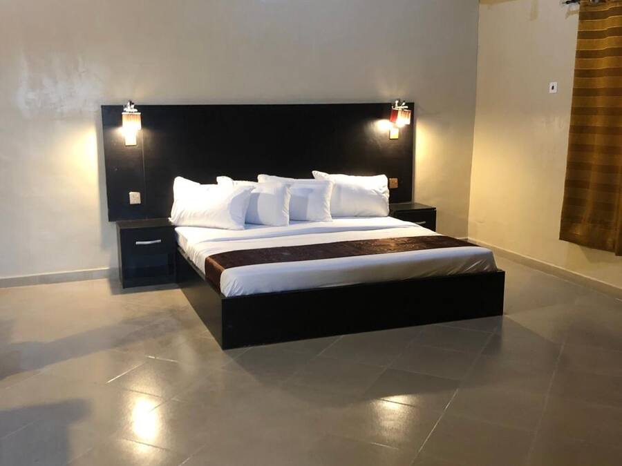 1 quarto, roupa de alta qualidade, minibar, secretária