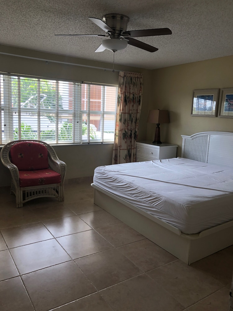 Playa Vacaciones De Primavera Piscina Intercoastal Jacuzzi 1b / 1. 5b Duerme 4 Rey Cocina Completa - Fort Lauderdale, FL