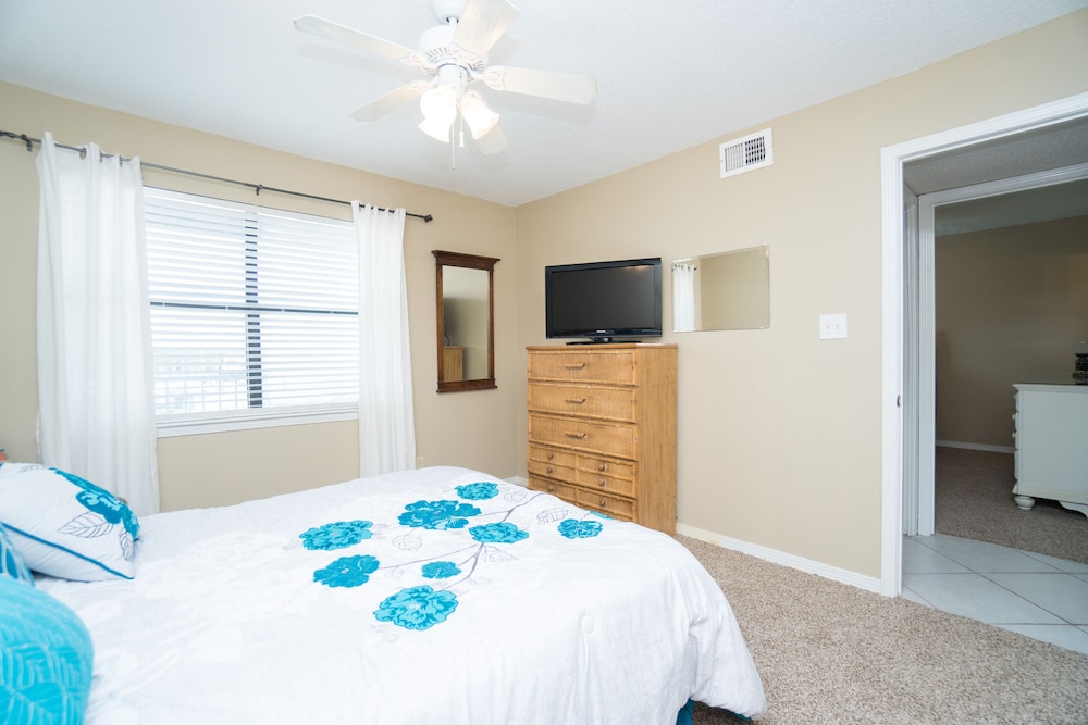 Stay Feet From The Beach At Our 3-bedroom Condo On Orange Beach - Orange Beach, AL
