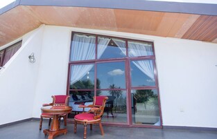 Quarto Familiar | Cofre no quarto, secretária, Wi-fi grátis, roupa de cama fornecida 