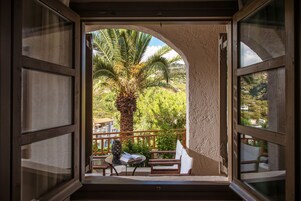 Quarto Familiar, vista para o jardim | Vista da varanda