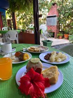 Café da manhã com buffet grátis todos os dias