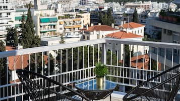 Apartamento, 3 quartos | Vista do quarto