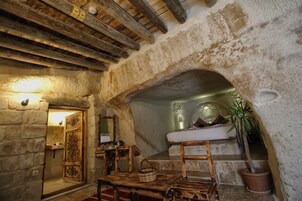 Suíte estúdio família, 2 quartos (Sancak) | 2 quartos, frigobar, cofres nos quartos, individualmente decorados