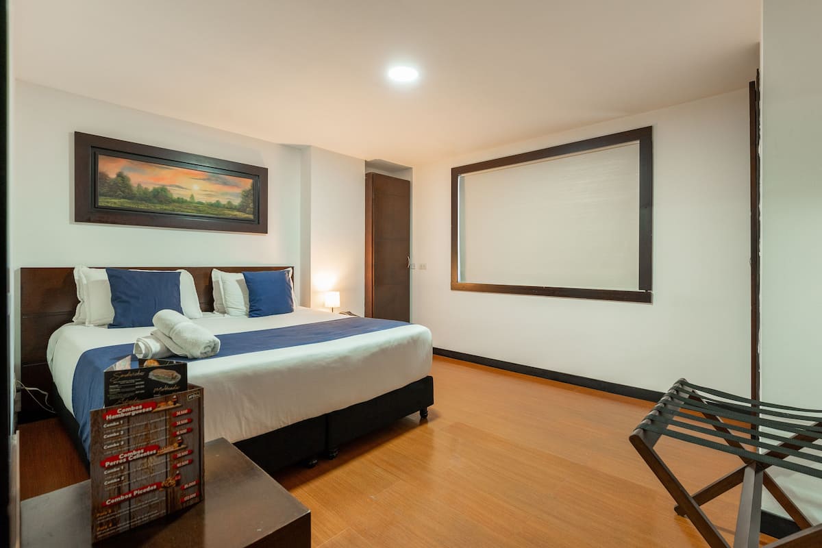 Quarto casal luxo, 1 cama King | Roupas de cama premium, edredons de pluma