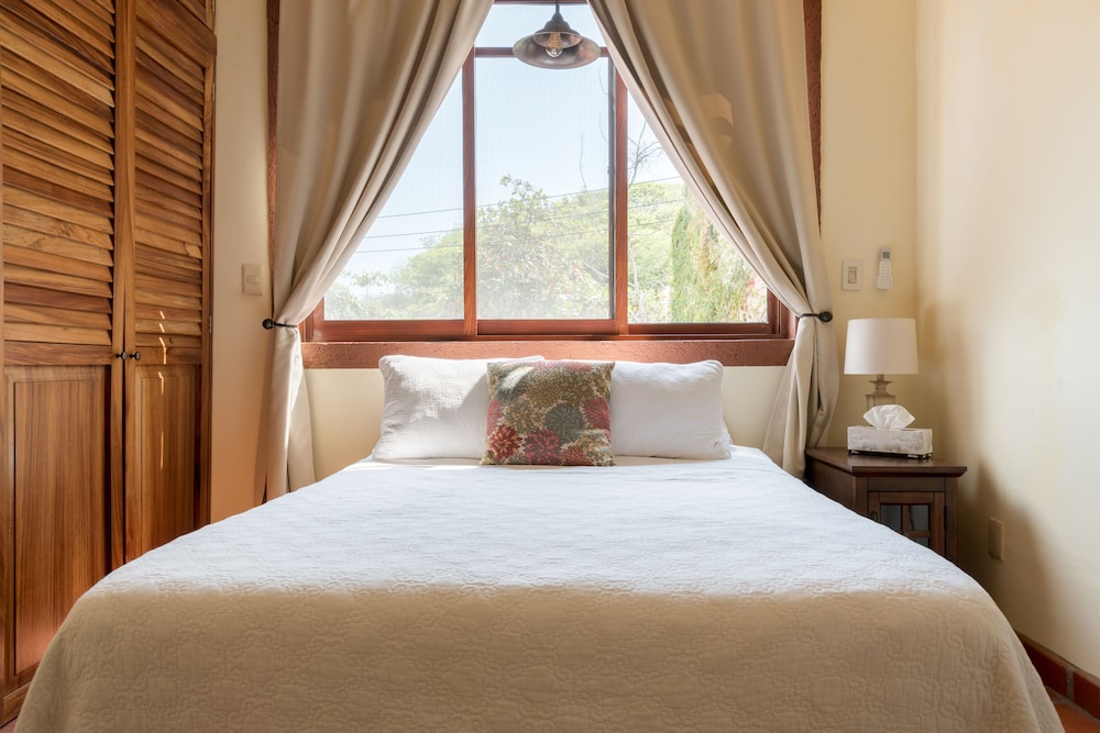 Charming Casa Alegria Near Town And Hidden Beaches - Punta Mita
