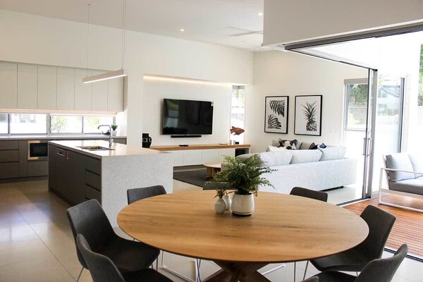 ファット フロッグ ビーチ ハウジーズ - バイロン・ベイ