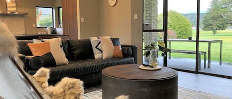 Casa de Luxo, 5 quartos, vista para o campo de golfe | Sala | TV de ecrã plano, Netflix