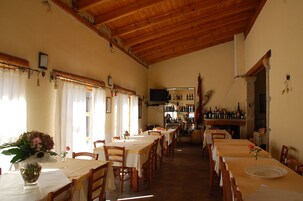 Pequeno-almoço tipo buffet diário incluído 