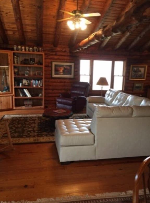 Secluded Log Cabin Overlooking The Maury River Outside Of Lexington , Va - Lexington, VA
