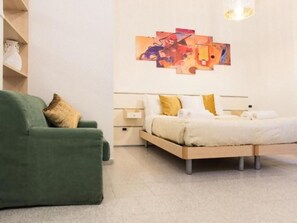 Apartamento, 1 cama queen-size e sofá-cama, não fumadores | Ferro/tábua de engomar, berços/camas para crianças, Wi-fi grátis