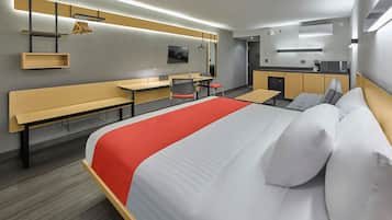 Quarto Superior, 1 cama king-size e sofá-cama | Secretária, ferro/tábua de engomar, Wi-fi grátis