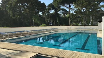 Piscina exterior sazonal