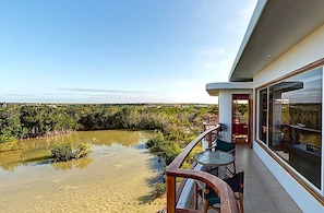 Vila luxo, 3 quartos, vista para a lagoa | Sacada