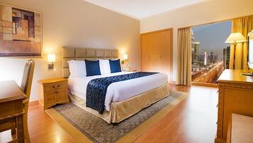 Suite, 2 quartos | 1 quarto, minibar, cofre no quarto, secretária