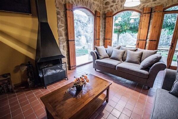 Espectacular Masía Completamente Equipada Con Capacidad Para 18 Personas - Camprodon