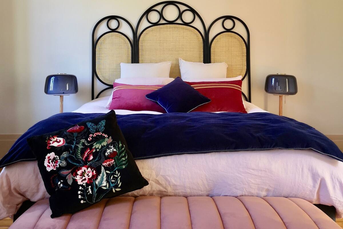 Quarto (Louise) | Roupa de alta qualidade, edredões de penas, cortinas/cortinados opacos 
