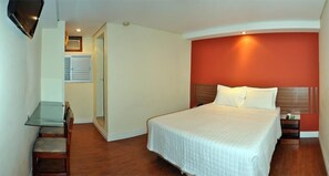 Quarto casal ou duplo, 1 cama de casal, para não fumantes | Escrivaninha, Wi-Fi de cortesia, roupa de cama