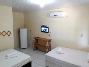 Quarto Triplo | Minibar, Wi-fi grátis 