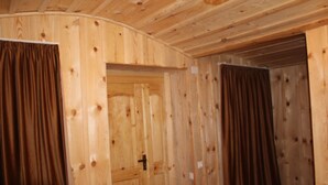 Quarto Comfort, 1 cama queen-size, não fumadores, vista para a montanha | Cozinha partilhada