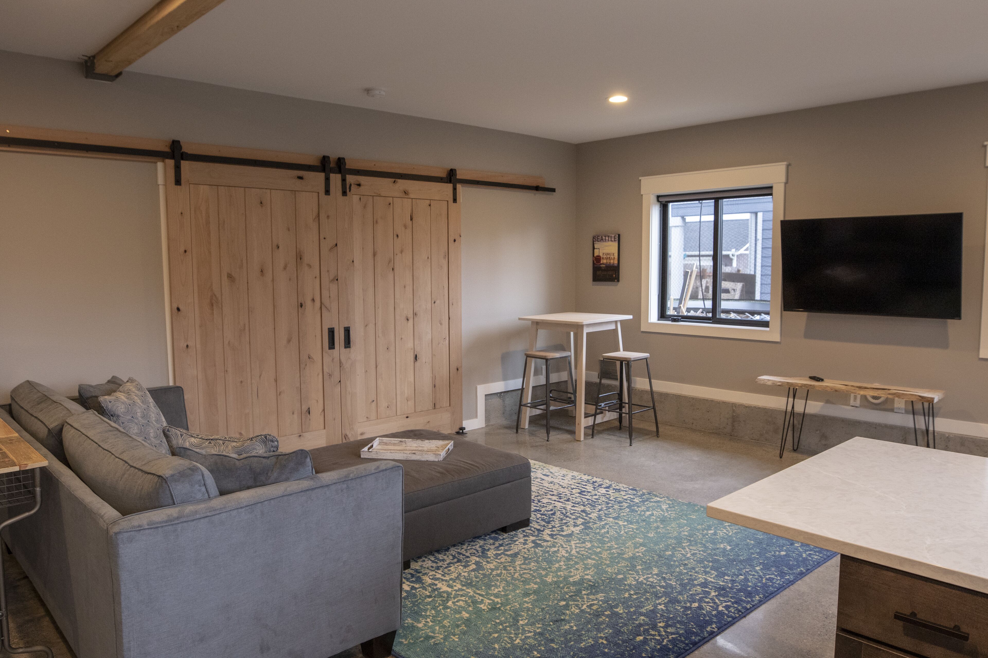 Cozy Flat- World Cup Ready!! Only A Water Taxi From Watching The Games! - Seattle, WA