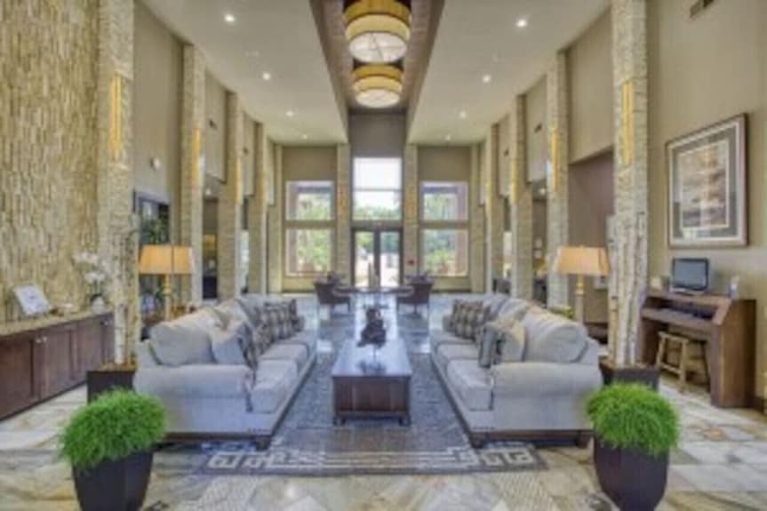 Beautiful Large 1 Bedroom/ 1 Bath Condo In The Woodlands - The Woodlands, TX