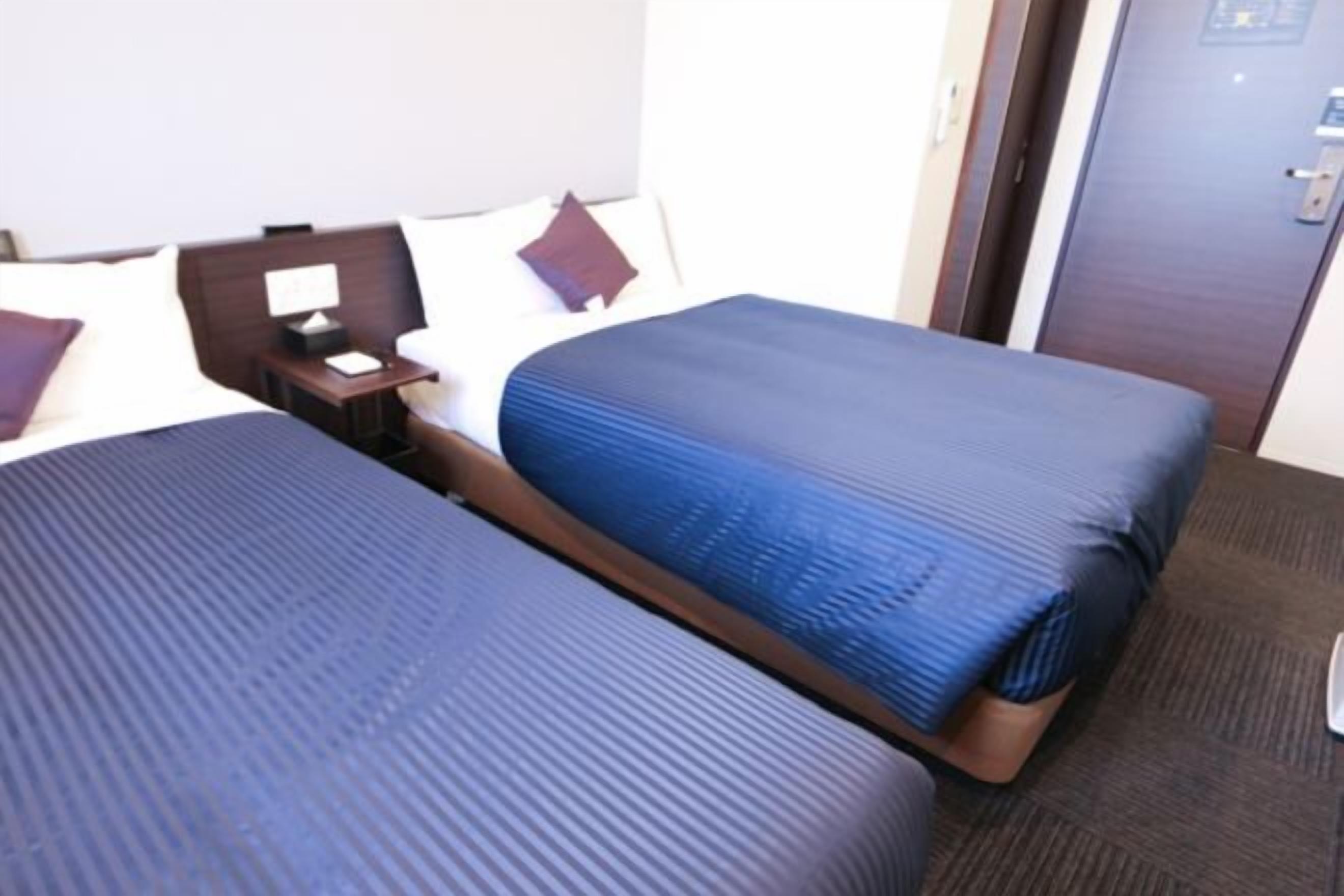 Individualmente mobiliados, escrivaninha