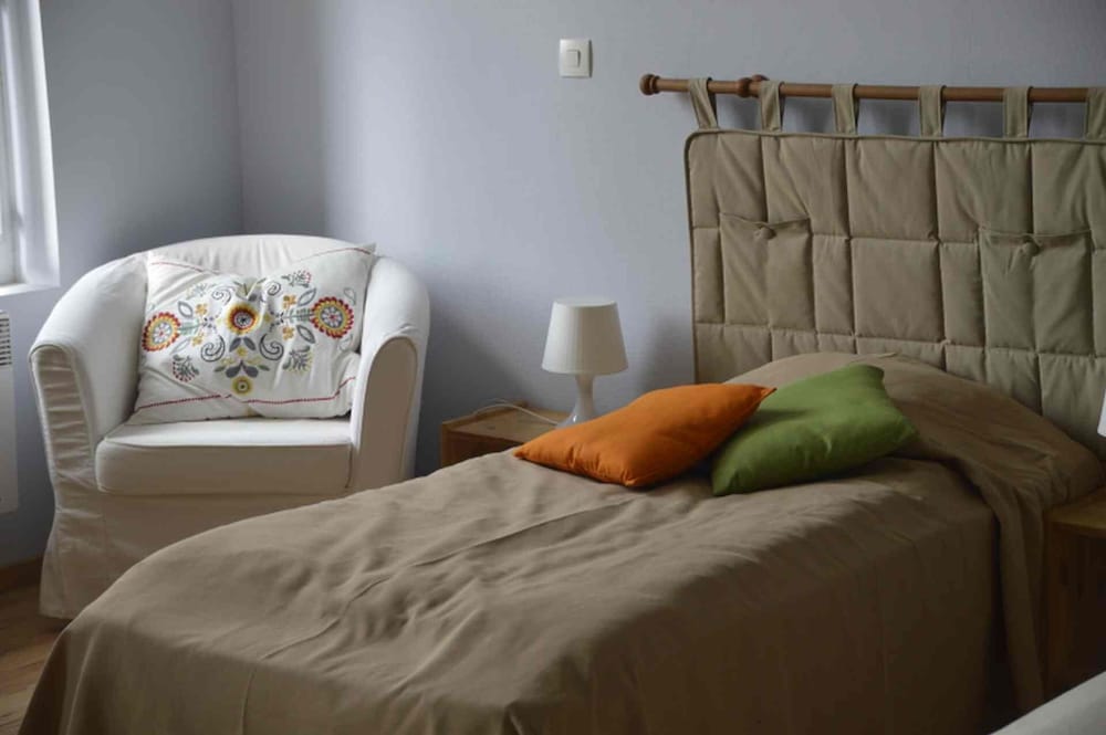 Maison Indépendante De 120 M² Du Type 'Pays De Bray' Sur Deux Niveaux. - Gisors