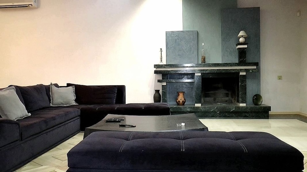 Villa Courtyard - Tbilisi