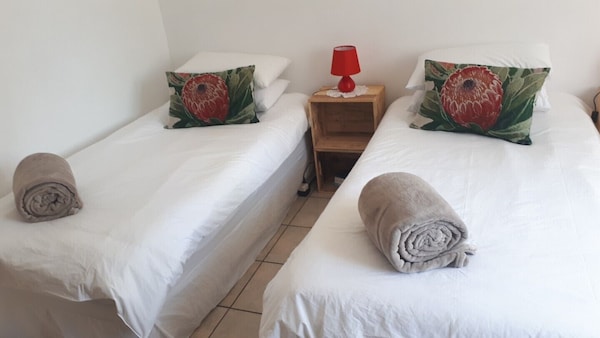 Art Deco Budget Accommodation Rosebank - Hostel - Johannesburg
