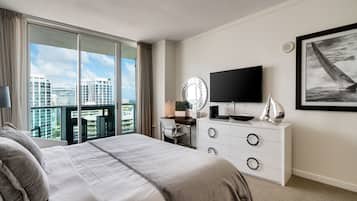 Suite-Estúdio de Luxo, cozinha, vista parcial para o oceano (0 Bedroom) | Cofre no quarto, secretária