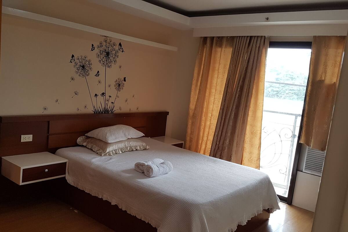 Condo luxo, 1 quarto | 1 quarto, ferros/tábuas de passar roupa, Wi-Fi de cortesia